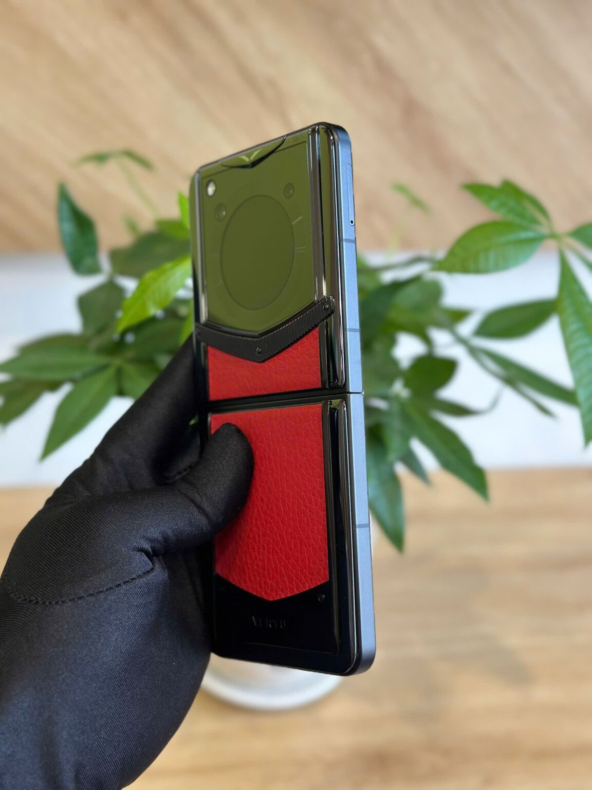 Điện Thoại Vertu Iron Flip Jade Red - Biểu Tượng Của Sang Trọng và Đẳng ...